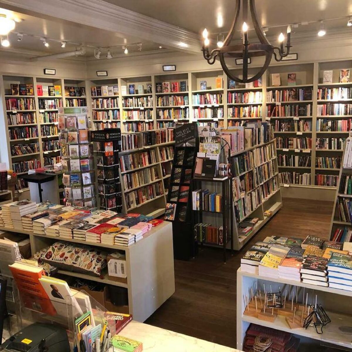 Camino Books Finds a New Home at Del Mar Plaza